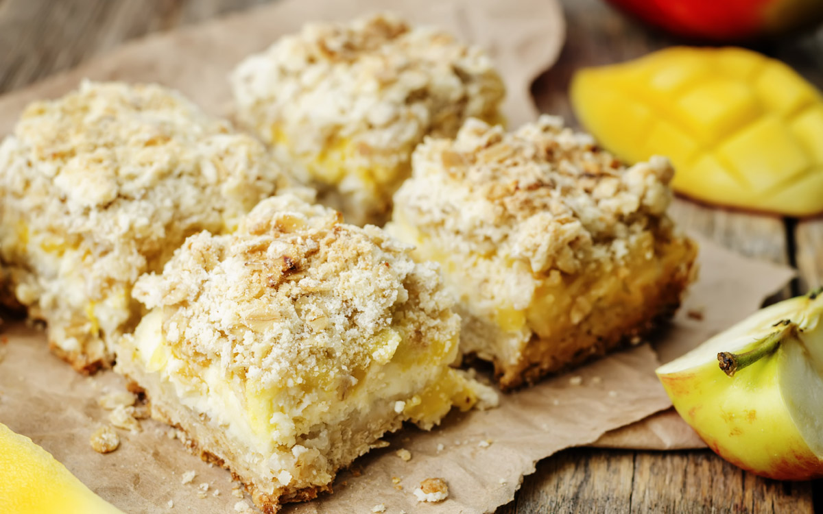Barras de avena con manzana, mango y queso cremoso | Recetas DIA